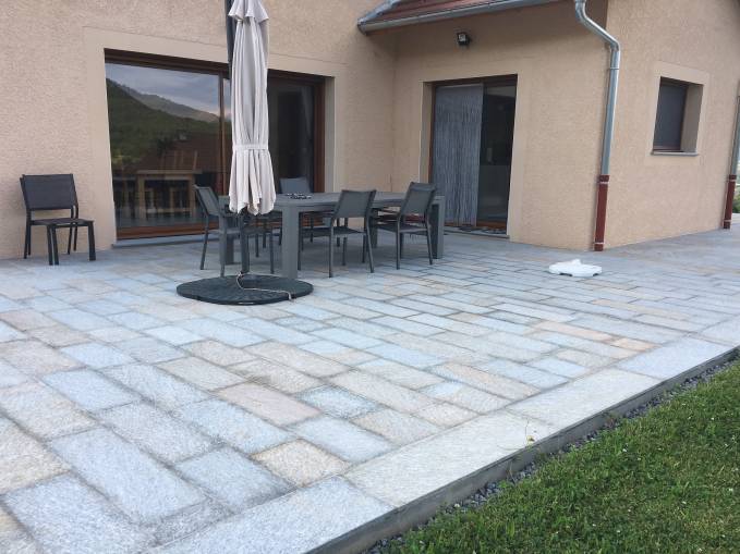 Dallages pierre naturelle Luserna, flammé - SOL AG